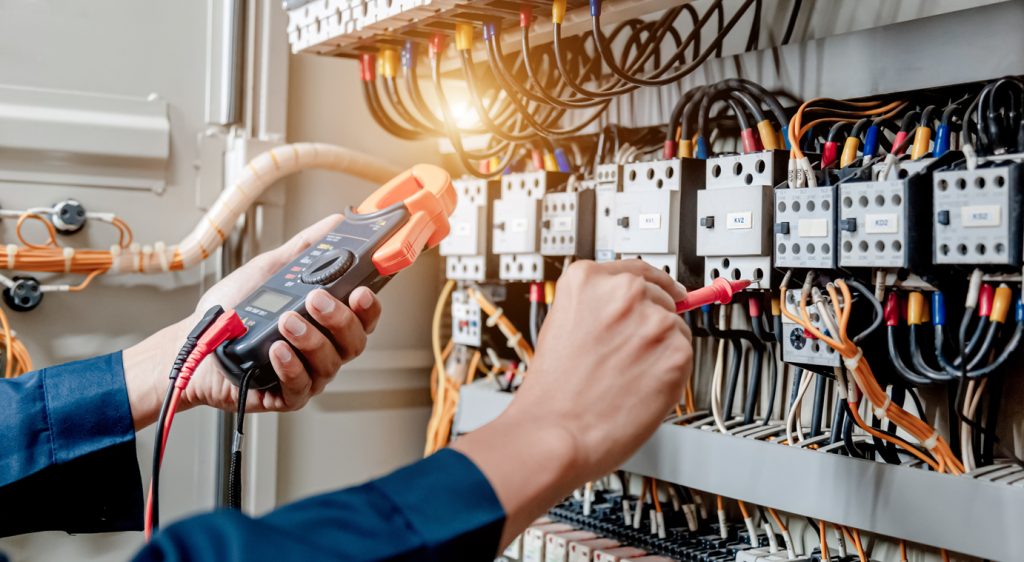 14 Pros and Cons of Being an Electrician - Only Trade Schools